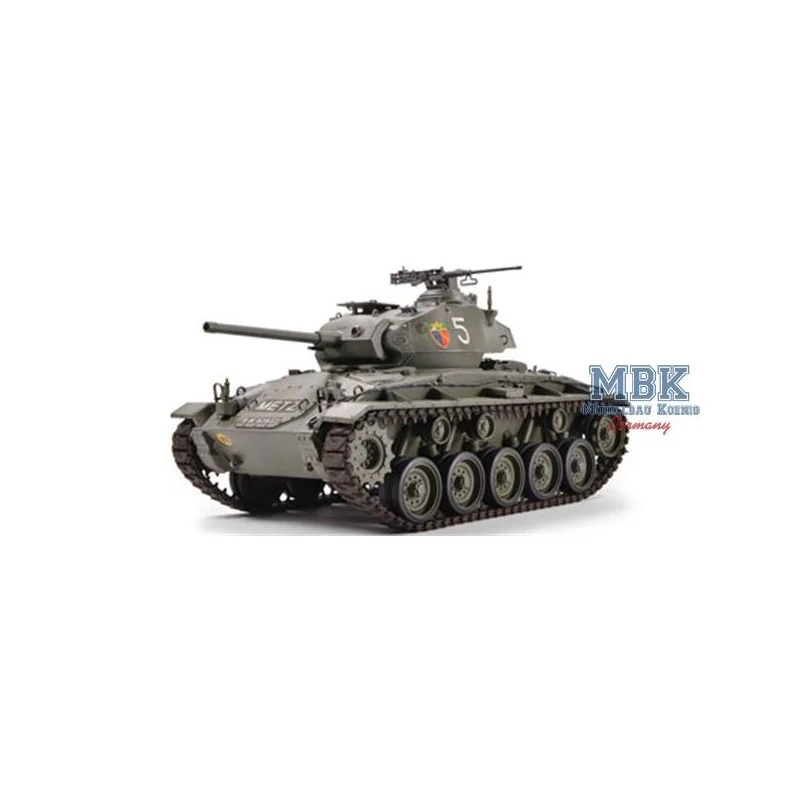 Model kit M24 Chaffee Light Tank Indochina War French Army